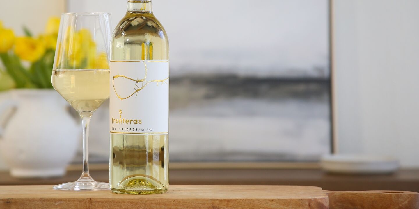 Sin Fronteras Dos Mujeres 2022 | NakedWines.com